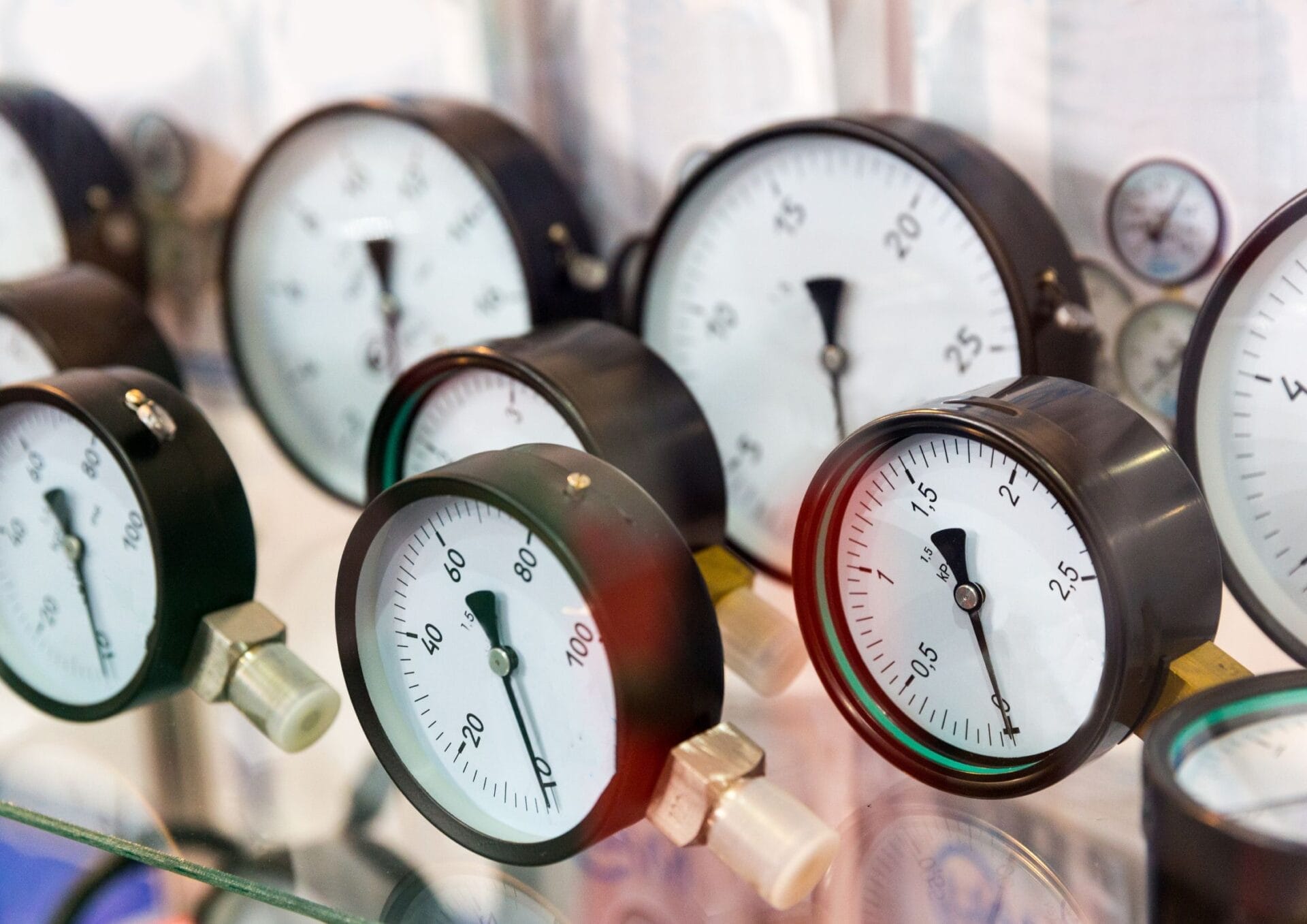 Types of Pressure Gauges - Micro Precision Calibration